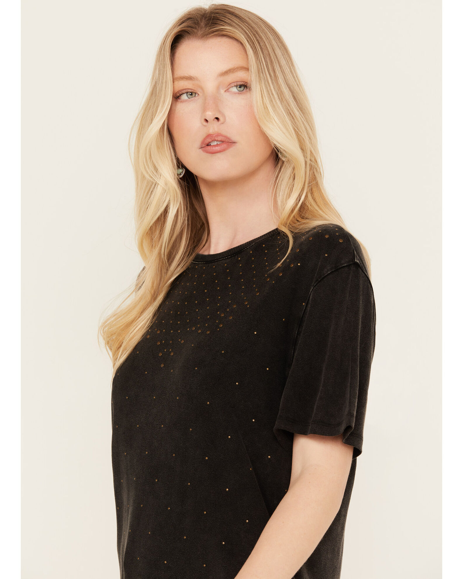 Idyllwind Women's Fannie Studded Tee, Black