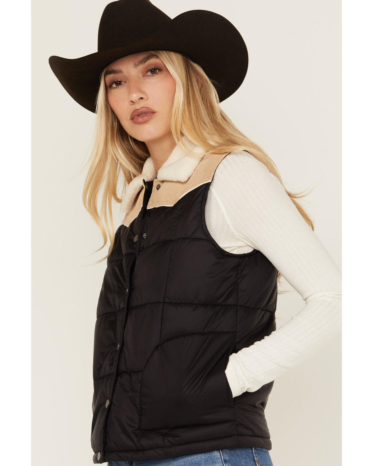 Idyllwind Women's Color Block Snap Vest, Black