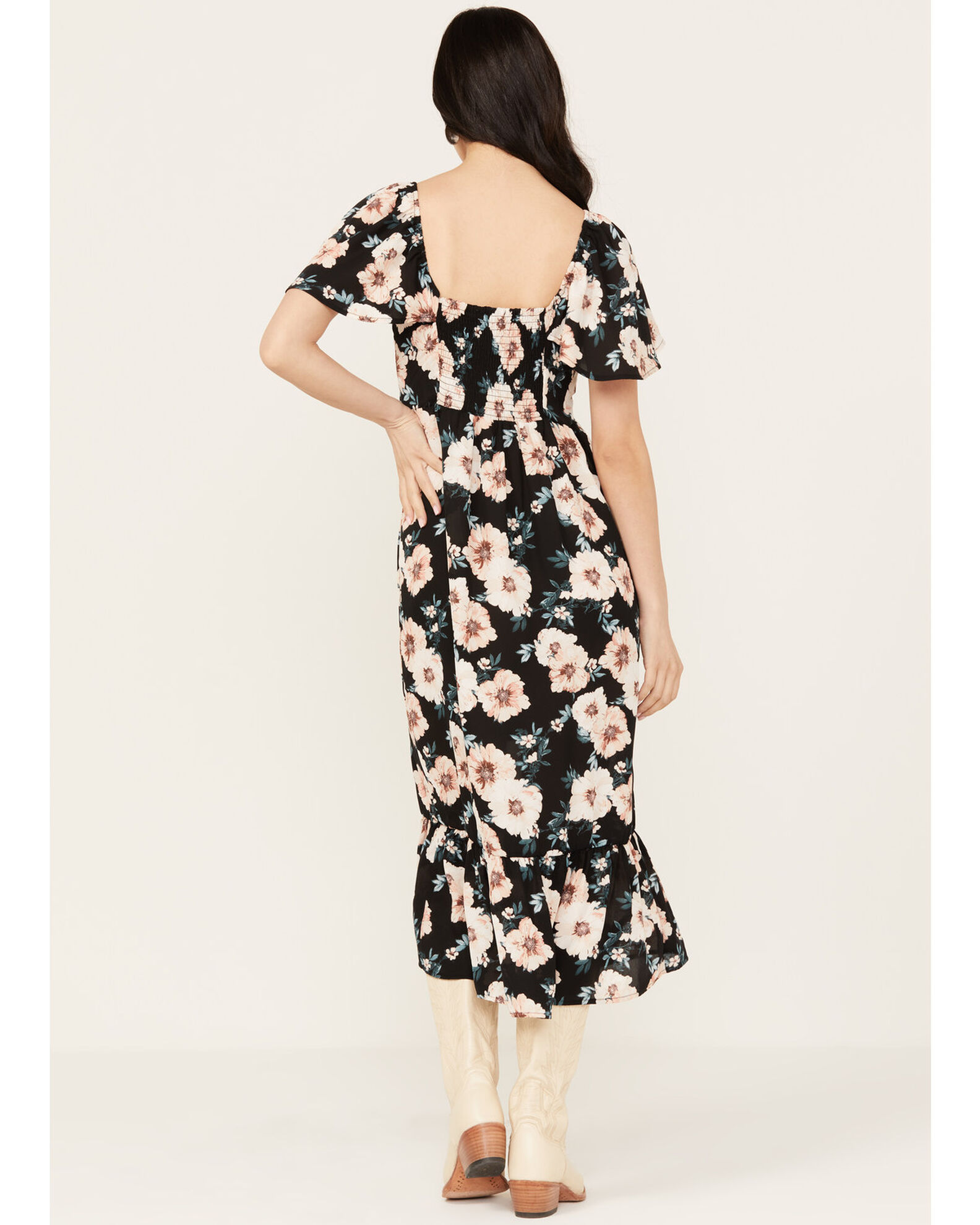 T And Décor Sale