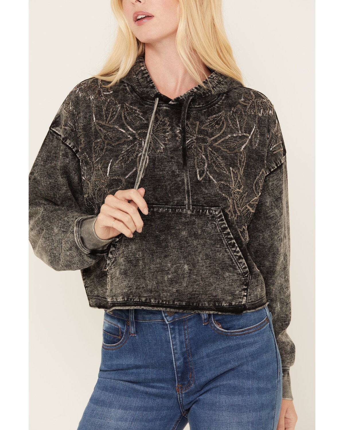 Idyllwind Women's Jensen Embroidered Hoodie, Charcoal