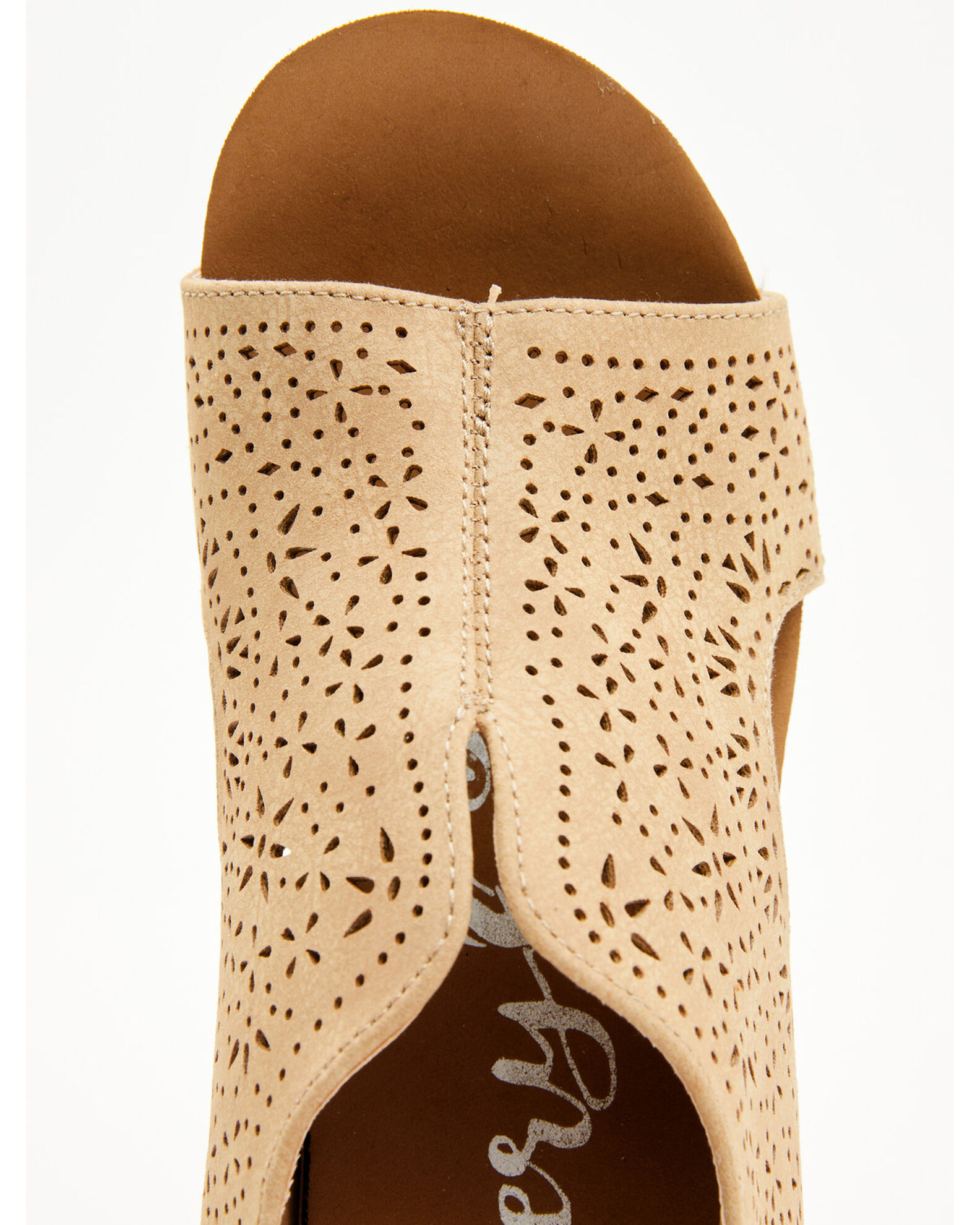 Very G Women's Free Fly 3 Sandals, Nude