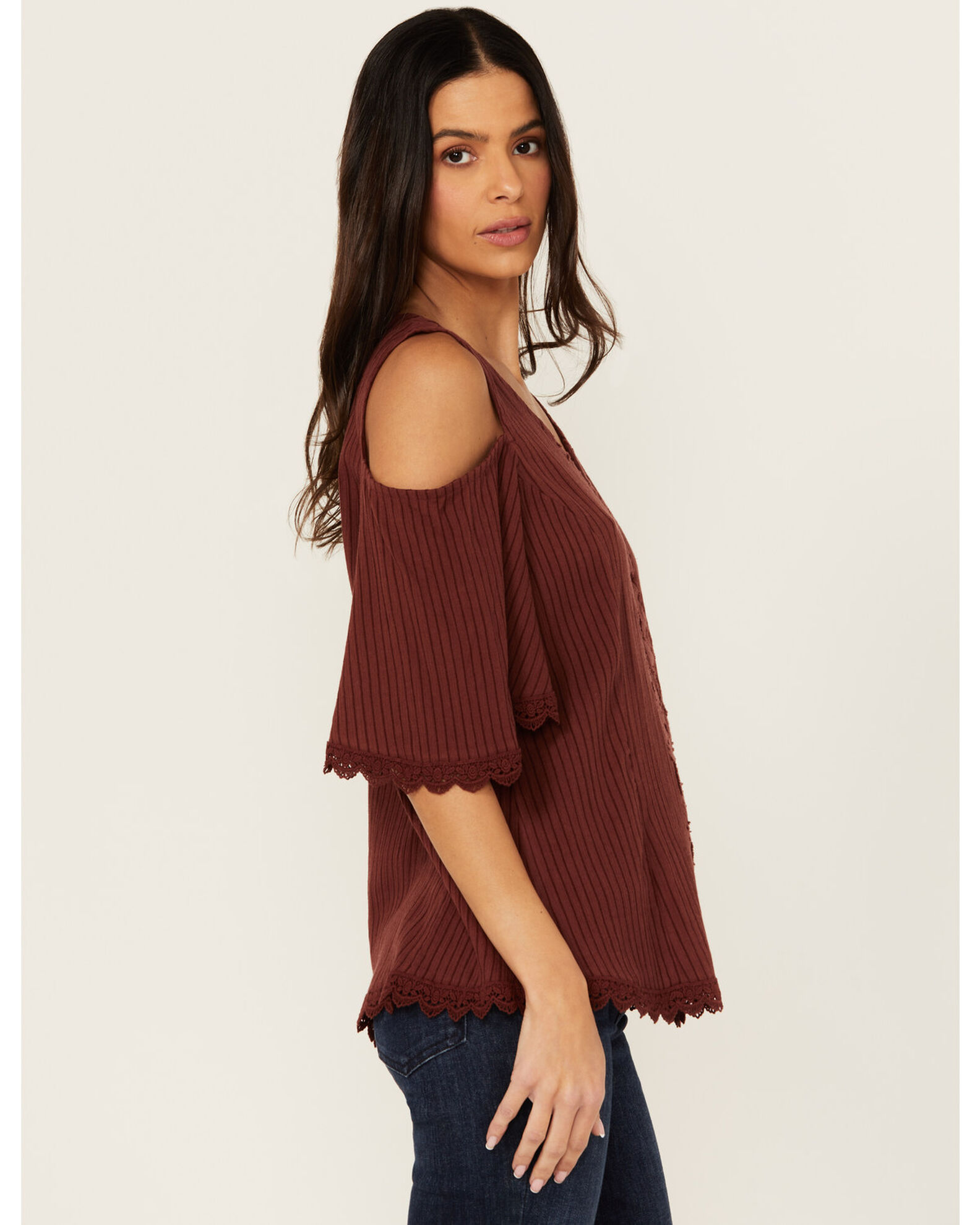 Shyanne Women's Short Sleeve Cold Shoulder Top, Brown